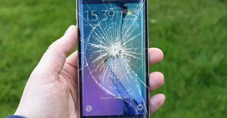 Arnaque réparation écran cassé ou fissuré de téléphone